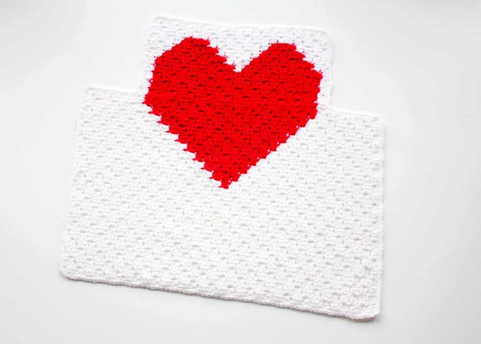 Heart C2C Child Apron free crochet pattern - Nana's Crafty Home