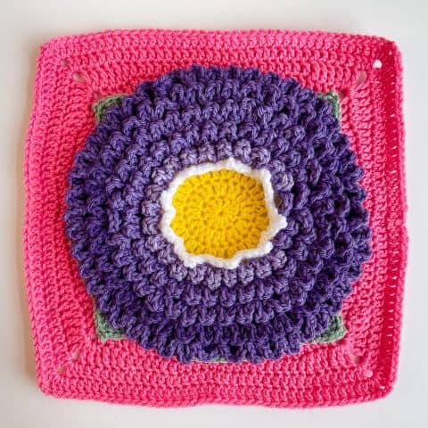 Happy Crochet Flower Square free crochet pattern! | Nana's Crafty Home