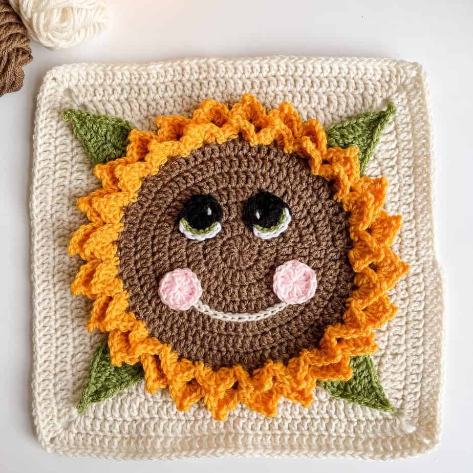 Crochet Sunflower Square - Happy Sunflower Free Pattern!
